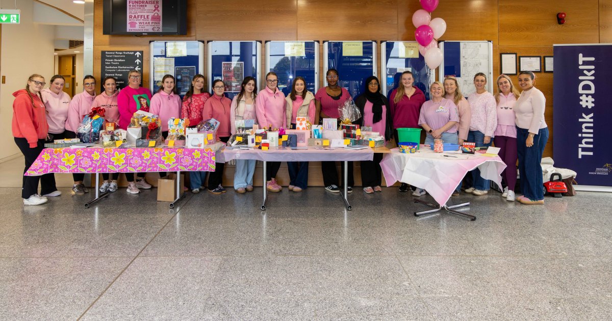 General Nursing students raise a fantastic €2,804 for the Gary Kelly Cancer Support Centre | DkIT